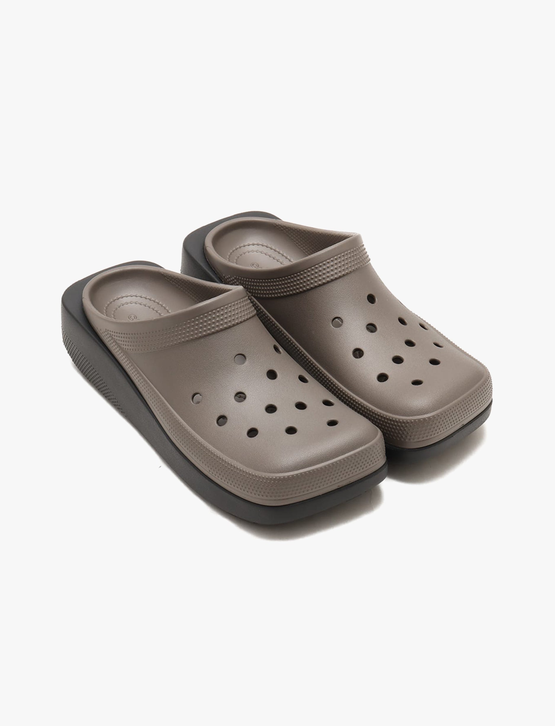 Crocs Blunt Toe Blocked - כפכפי קרוקס לנשים בצבע חום פיוטר – Crocs IL