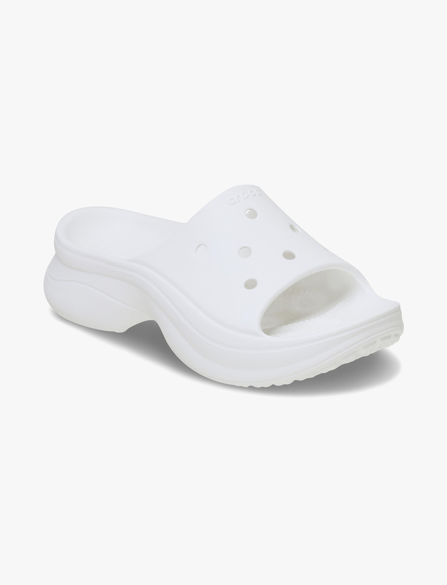 Crocs Bae Slide - כפכפי סלייד פלטפורמה קרוקס לנשים בצבע לבן – Crocs IL